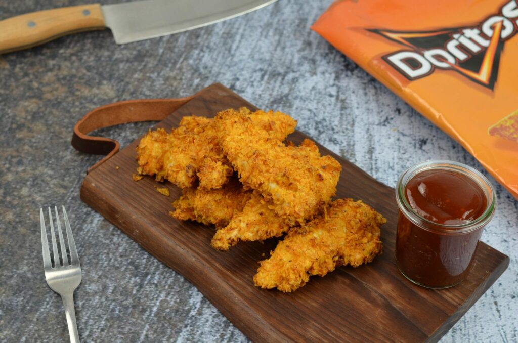 Deze kip is lekker crunchy van buiten en mals van binnen: Doritos kip ...